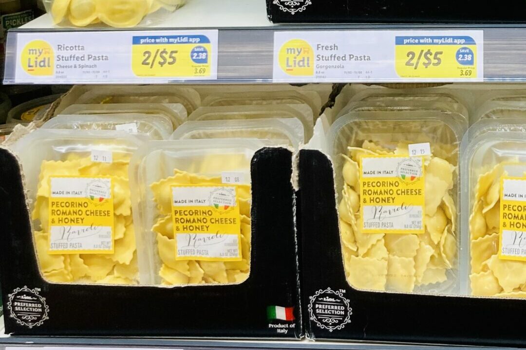 25 Ways to Save Money on Groceries in 2025 | Shoestring Baby