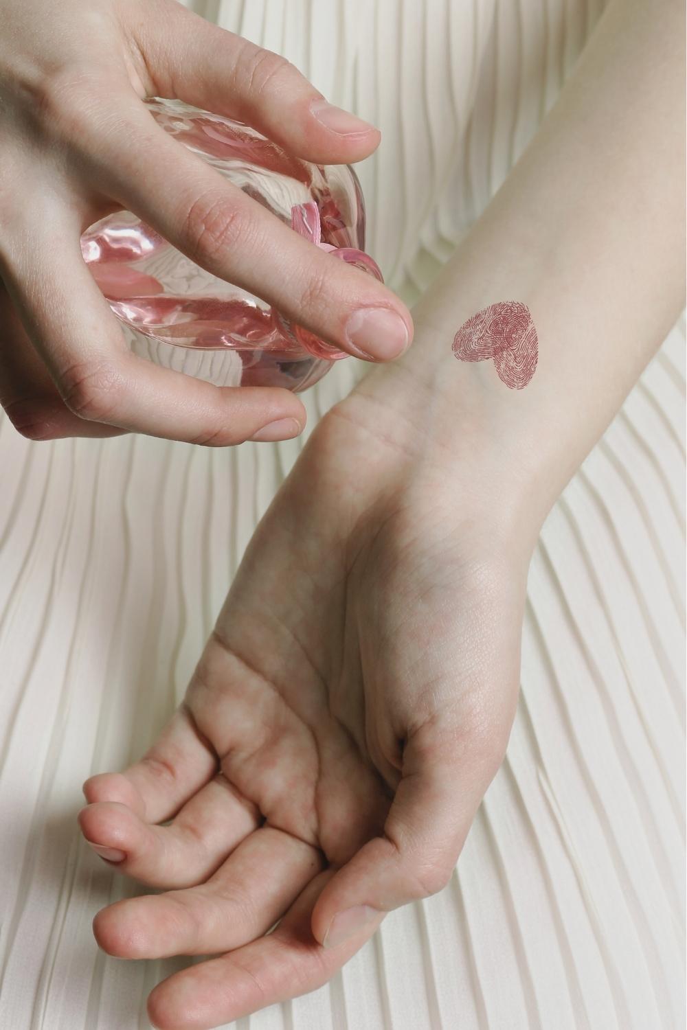 21 Cute Small Tattoos for Women | Shoestring Baby